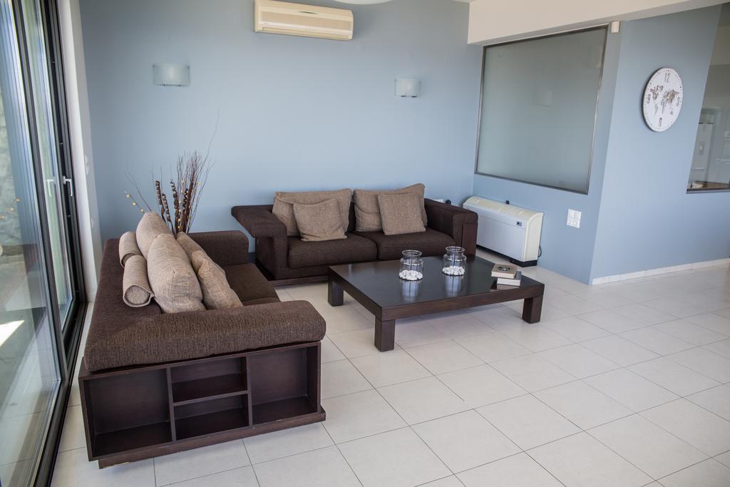 Western Crete Page 3